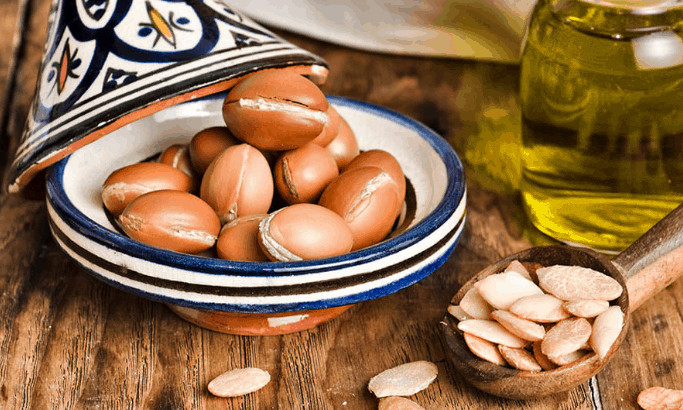 The Abundant Argan Oil Benefits & Uses Breakdown